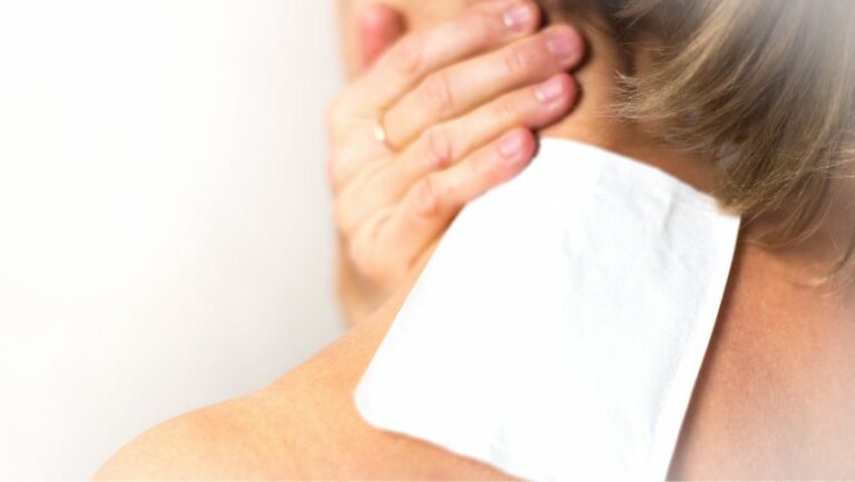 Steifer Nacken – Was tun? | Tipps zur Soforthilfe